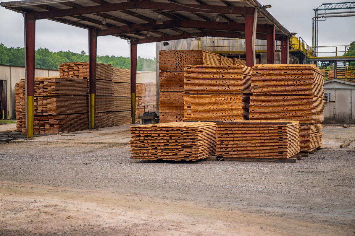Lumber Price 2026: $487/MBF — Forecast & Buying Strategy | Buildermuse